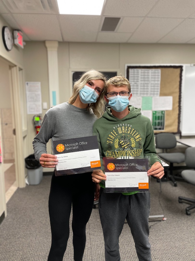 Loomis Public School - Congrats Alexis & Trevin